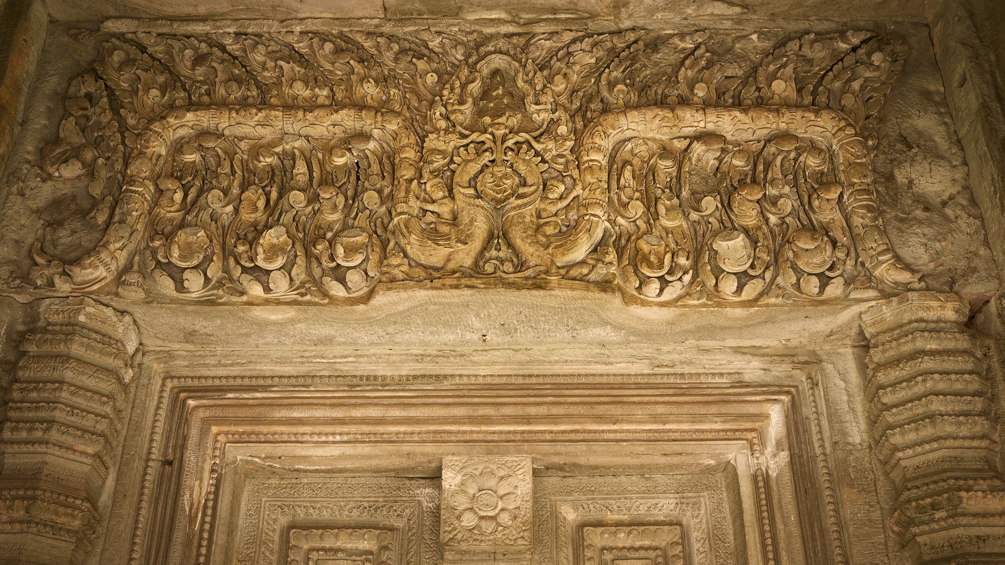 Decorative Lintel - Varro
